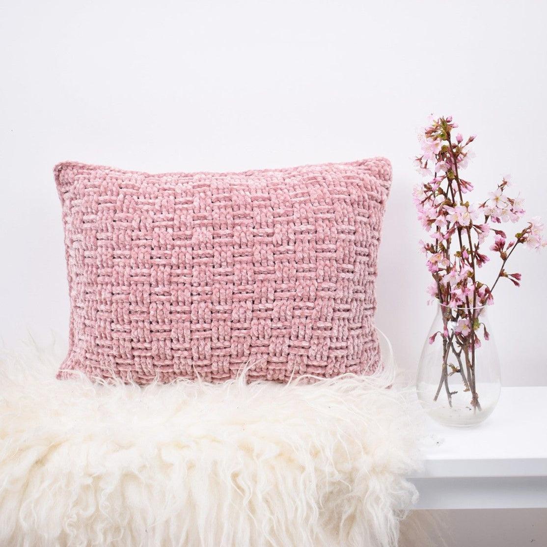 Coussin tressé Velvet - Allongé – Hobbii